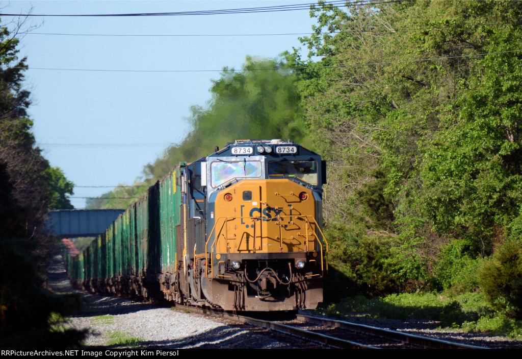CSX 8734 Q702